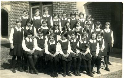 Photograph, School Girls Class Portrait - Centre for Gold Rush Collections